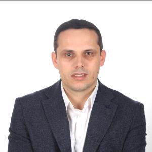 Përparim Gruda - Biografia dhe Vlerësimet - Metriku