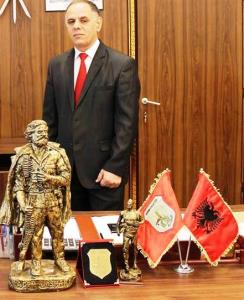 Rufki Suma - Biografia dhe Vlerësimet - Metriku